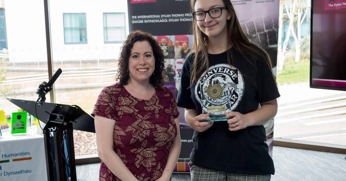 Georgia pens prize-winning review | GCS